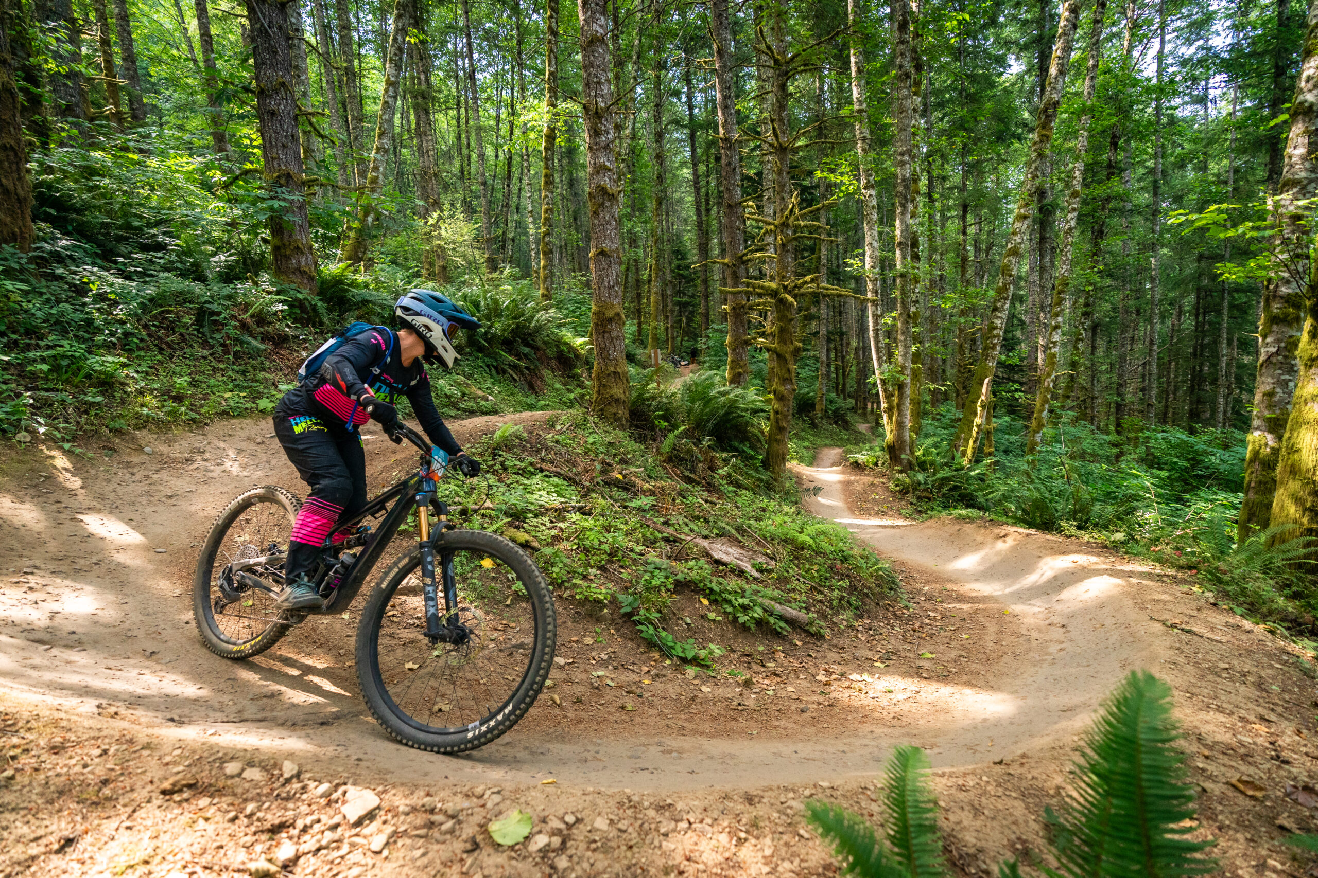 Danielle Del Vecchio’s First Sturdy Dirty Enduro and the Sisterhood ...